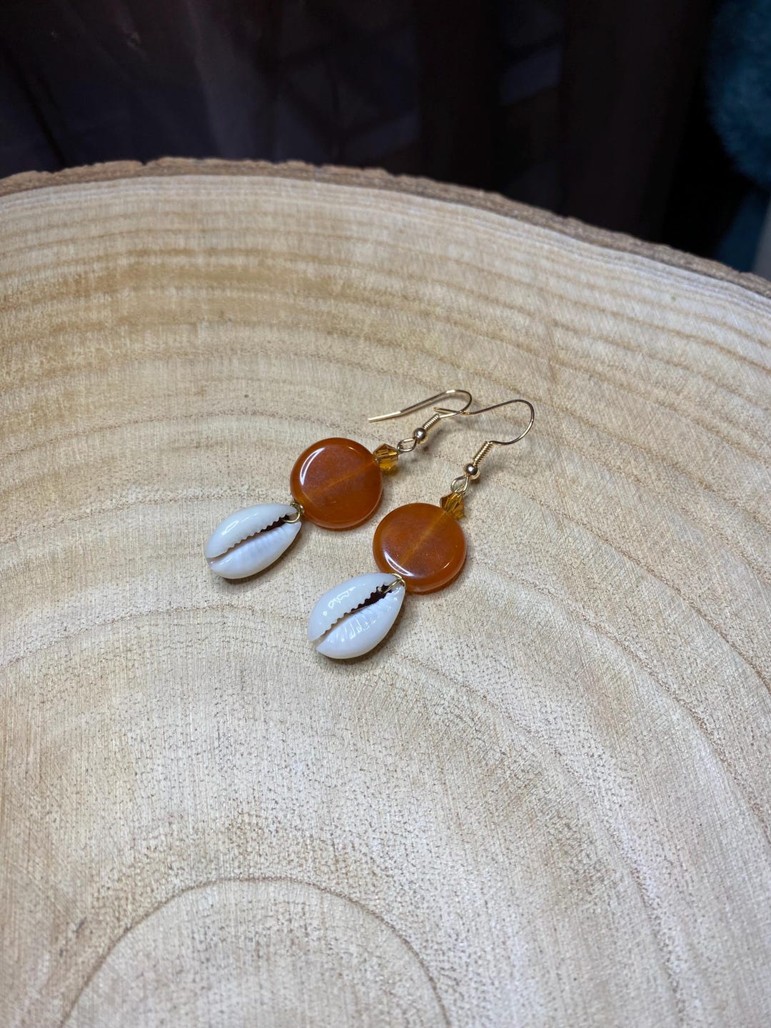 Boho Hippie Ibiza Ohrhänger mit Kauri Muscheln und Perlen - Etsy.de