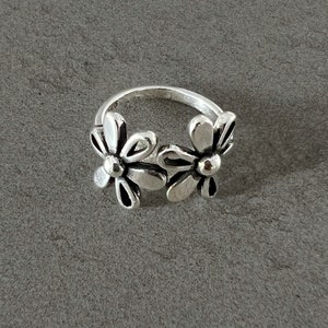 Flower Ring for Her Silver Flowers Ring for Women Adjustable Rings Two ...