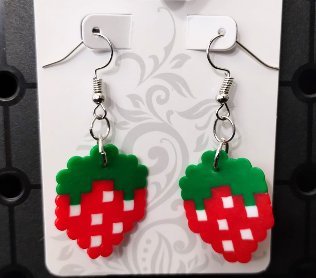 Strawberry Earrings / Perler Beads / Hama Beads / Fuse Beds . - Etsy