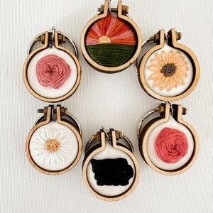 Flower Petal Mini Embroidery Hoop Keychain - Etsy