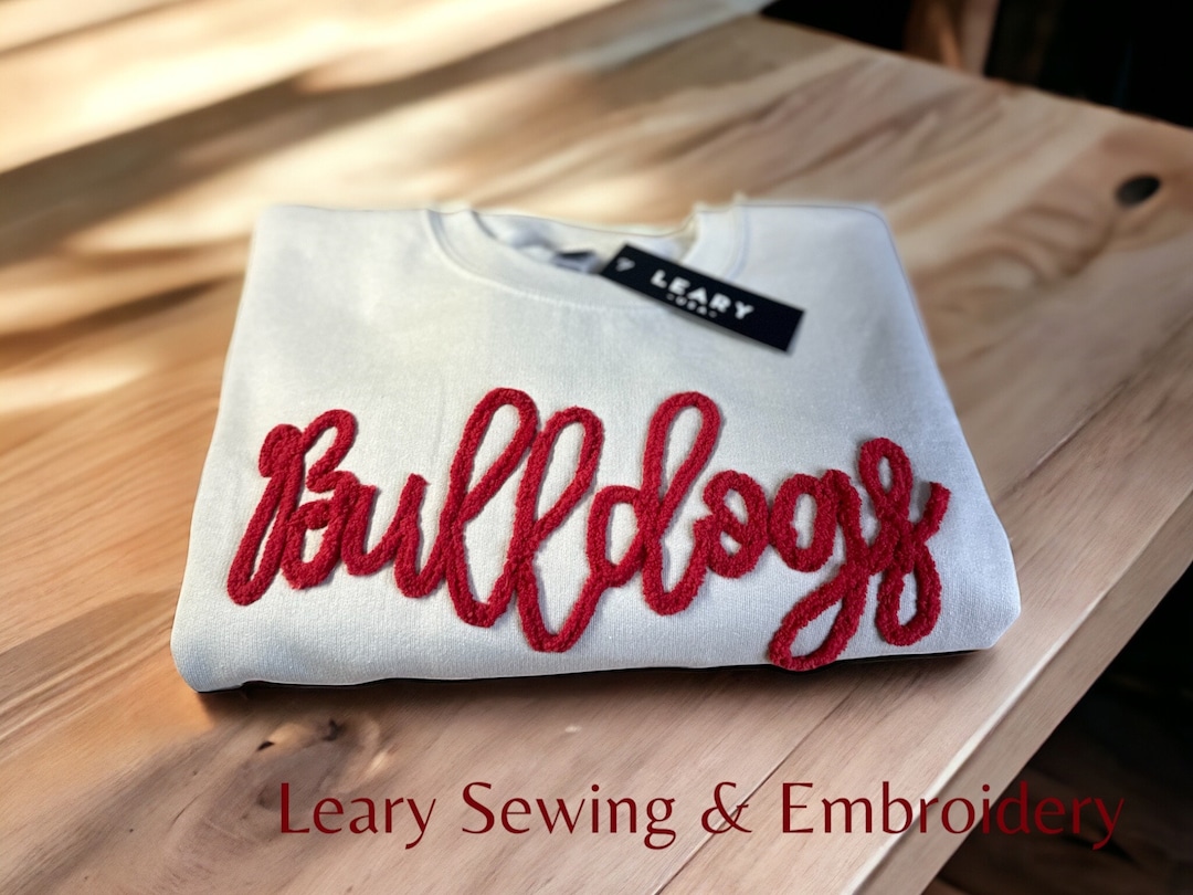 Bulldogs Chenille Yarn Embroidery Sweatshirt, Crewneck Sweatshirt ...