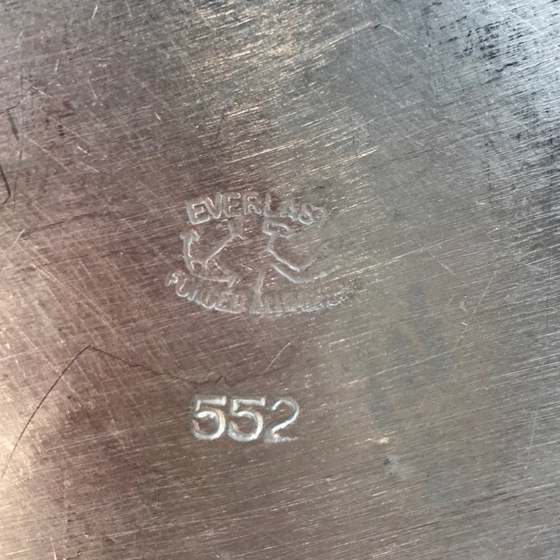 Vintage 50’s Everlast Hand-forged Hammered Aluminum Round Silent Butler ...