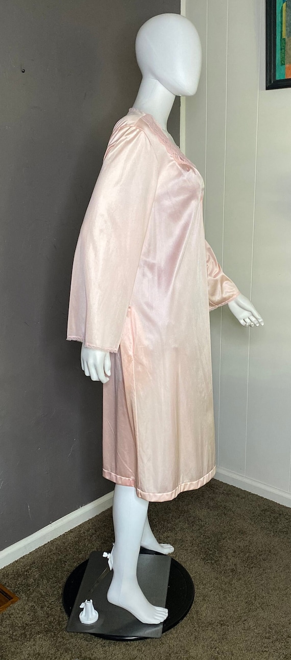 1980’s Peach Silky Robe by Vanity Fair size Large Dus… - Gem