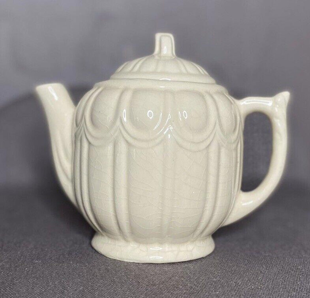 VINTAGE 1940s Cream Color Glazed Pottery Teapot USA Shawnee or Mccoy - Etsy
