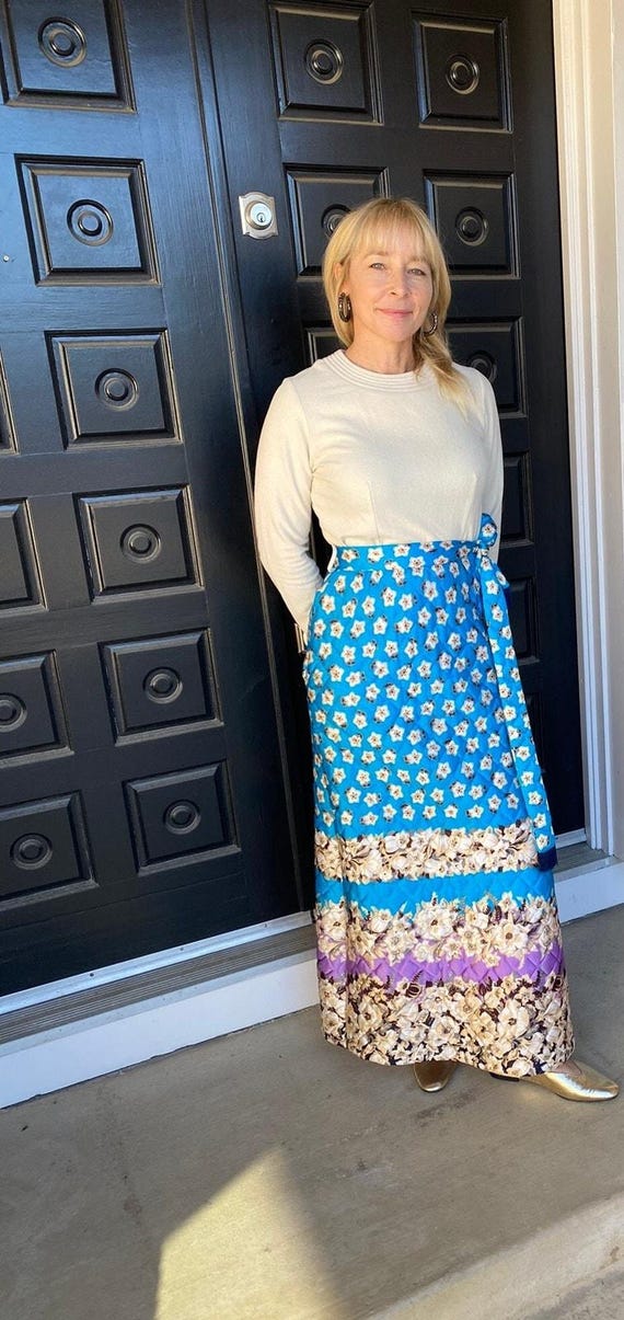 1970s Ivory and Blue Quilted Dress Hostess Dress Quil… - Gem