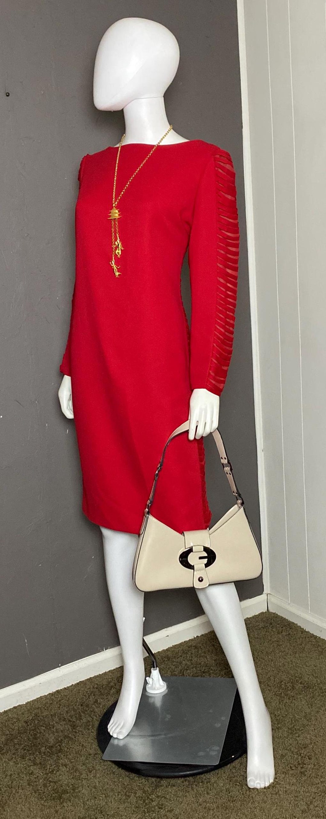 Y2K Beige Sleek Shoulder Bag With Silver Hardware From GUESS 90's Y2K ...