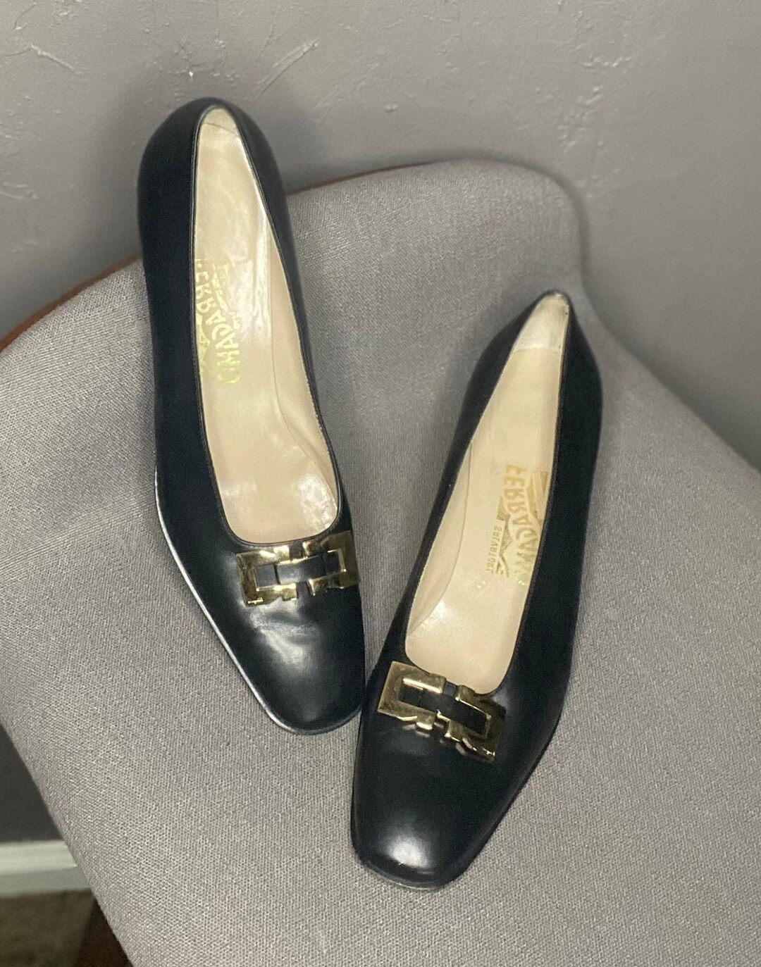 Ferragamo Vintage Black Pilgrim Pumps Size 10 Width 3A - Etsy