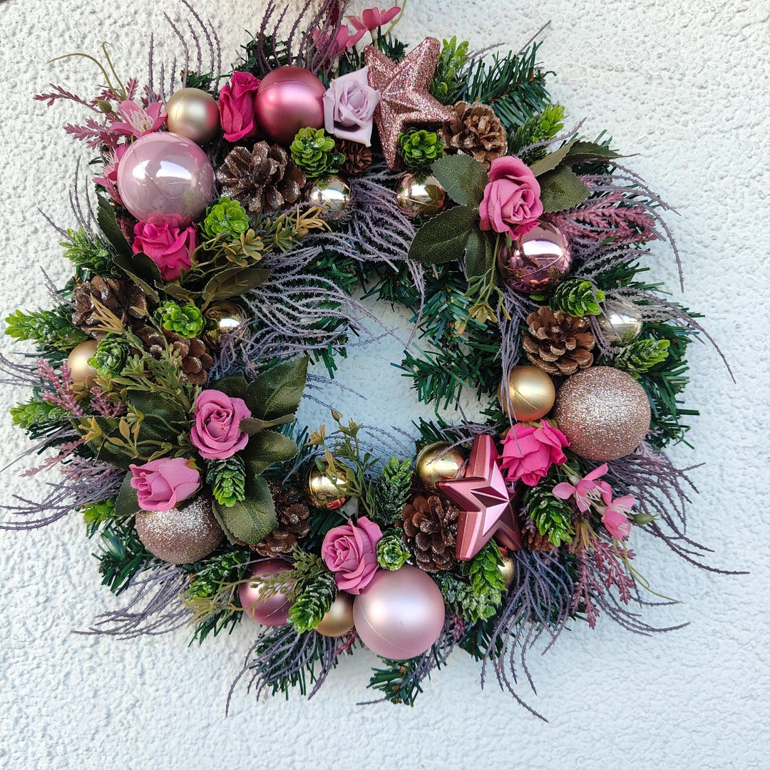 Festive Pink Rose Christmas Wreath – Handmade Holiday Elegance - Etsy