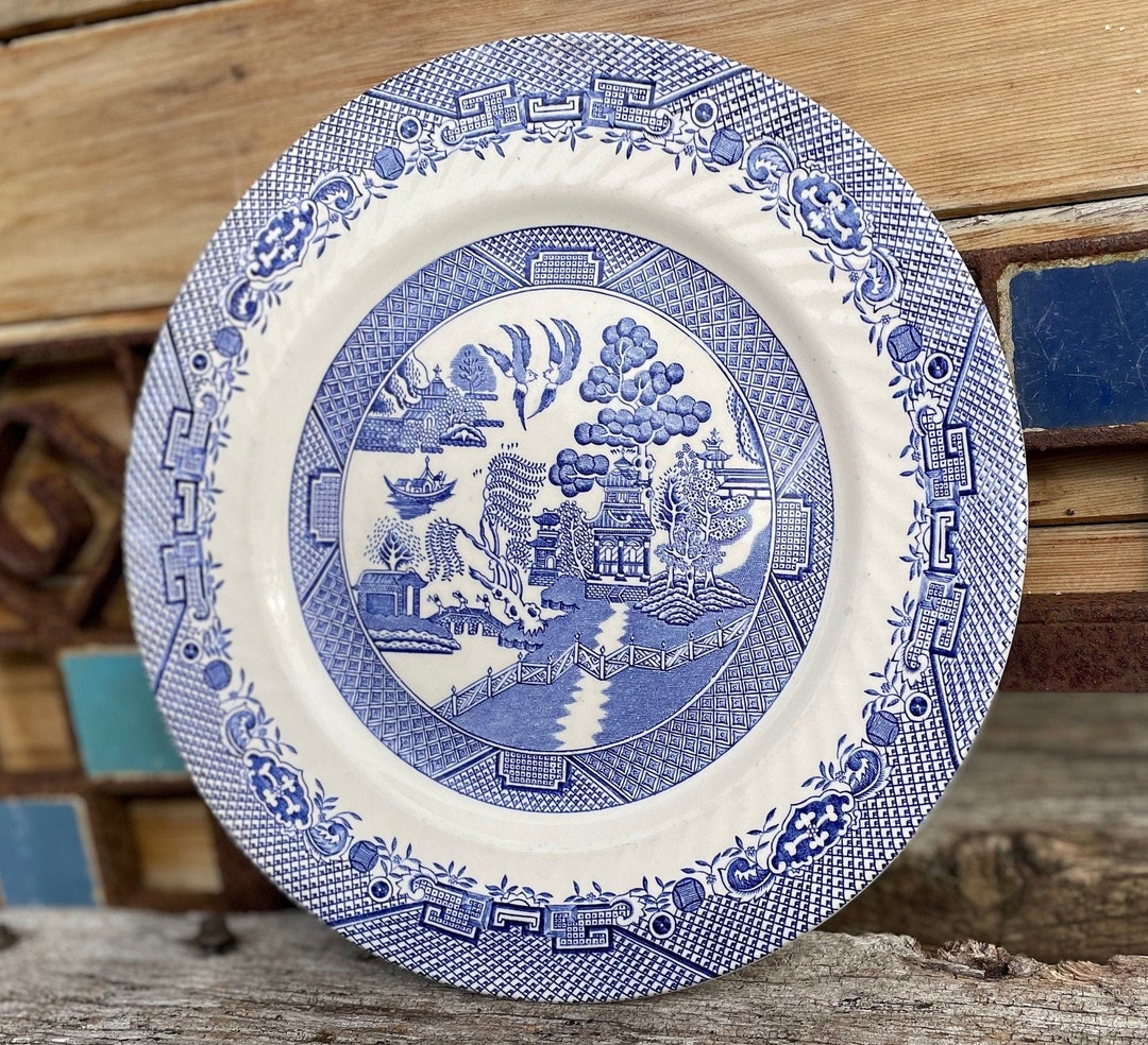 Willow Pattern Dinner Plate by Barratts, Staffordshire, England 25.5cm ...