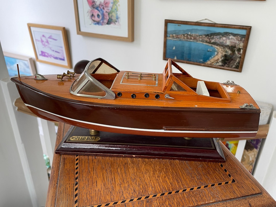 Vintage Wooden Model Speedboat – Mid-century Varnished Display Boat ...