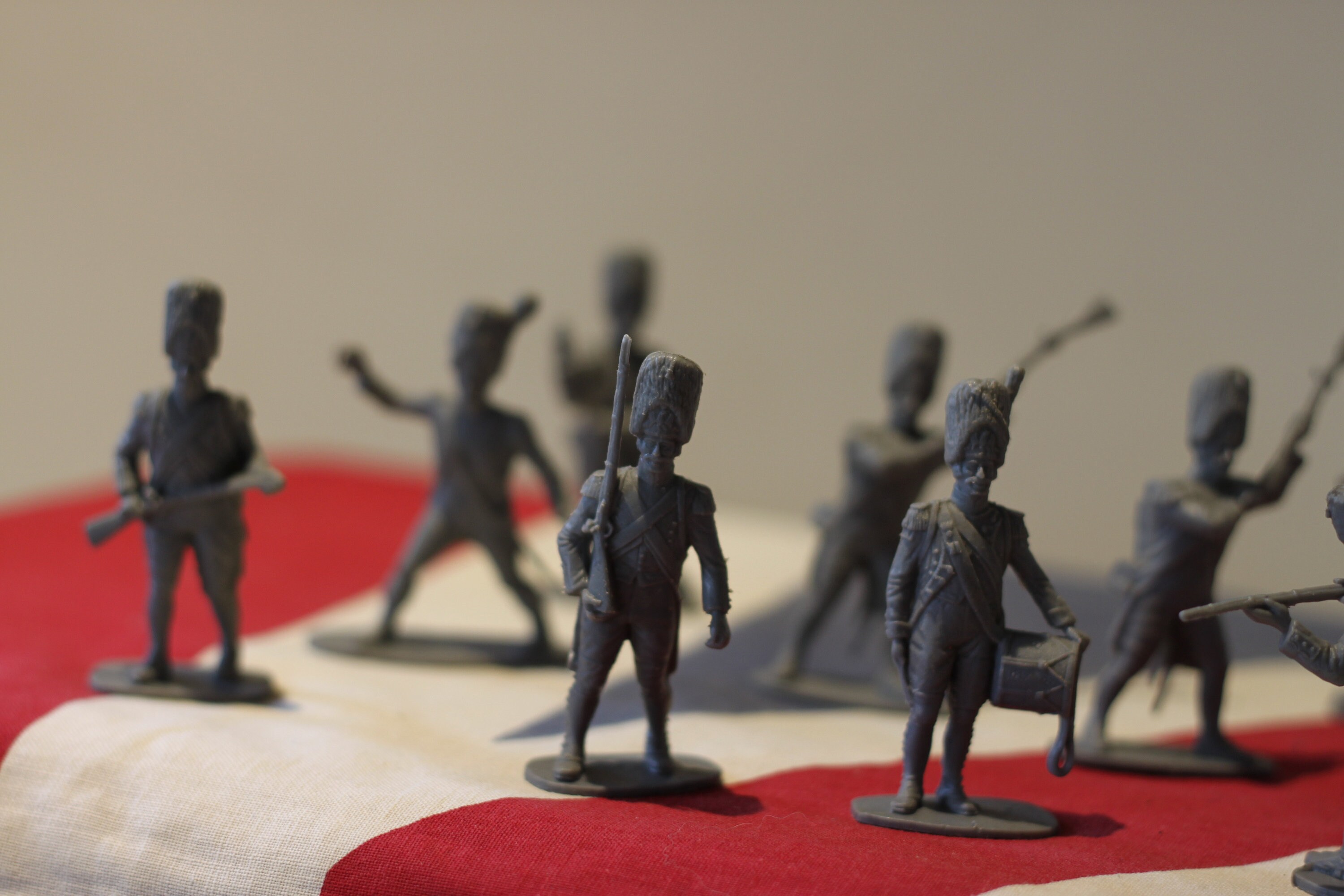 A Collection of 12 Airfix Plastic Toy Soldiers From 1970's Approx. 55mm ...