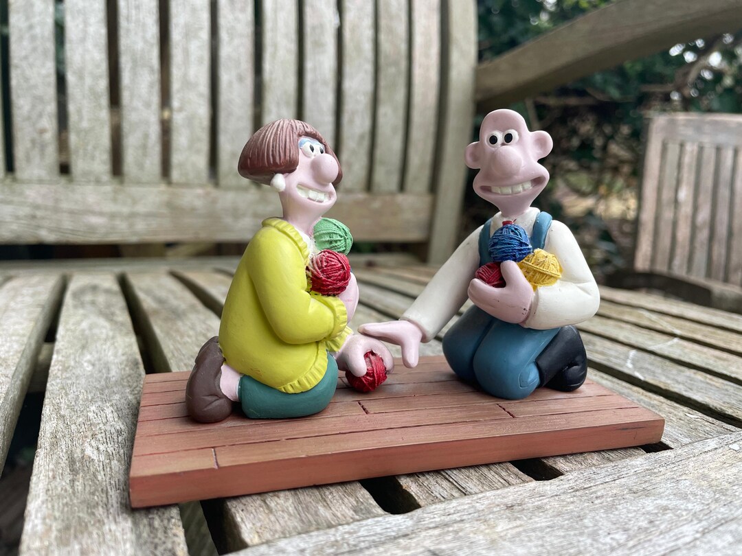 Wallace and Gromit - Wallace and Wendolene Ceramic Figurine 12.5cm Wide ...