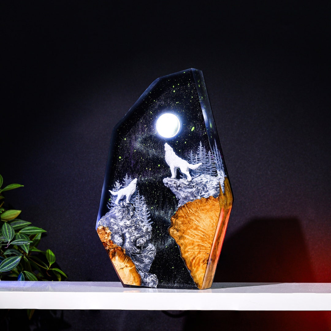Howling Wolf 2 in Aurora Borealis Moon Night Light Northern Light Lamp ...