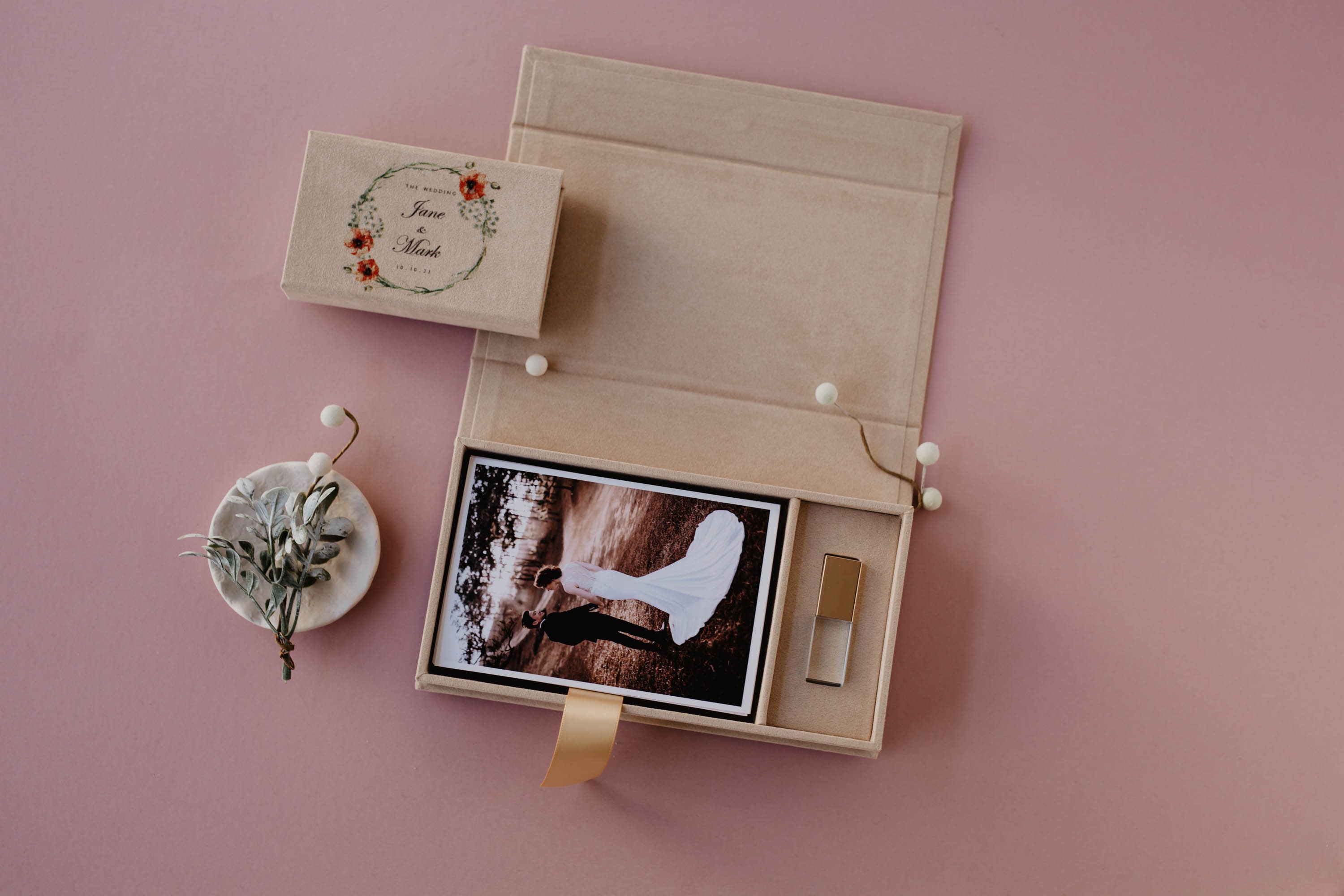 4x6 Velvet Photo Box Latte Velvet Fabric Photo and USB Box USB and ...