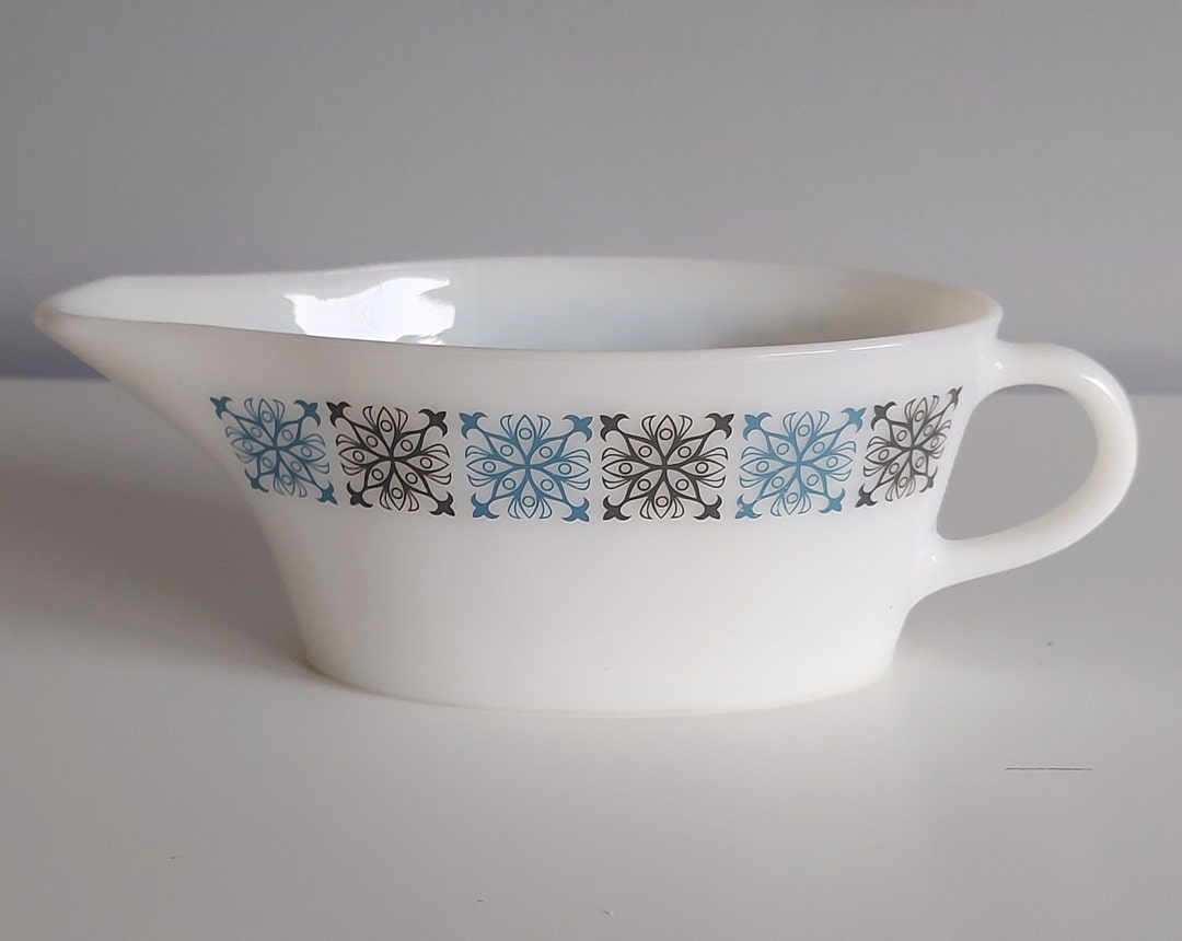 Vintage Pyrex JAJ Chelsea Gravy Boat 1960s Grey Blue Milk Glass No. 664 ...