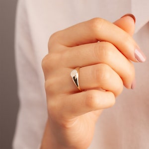 6MM Circle Signet Ring, 14k Solid Gold Engraved Signet Ring, Handmade ...