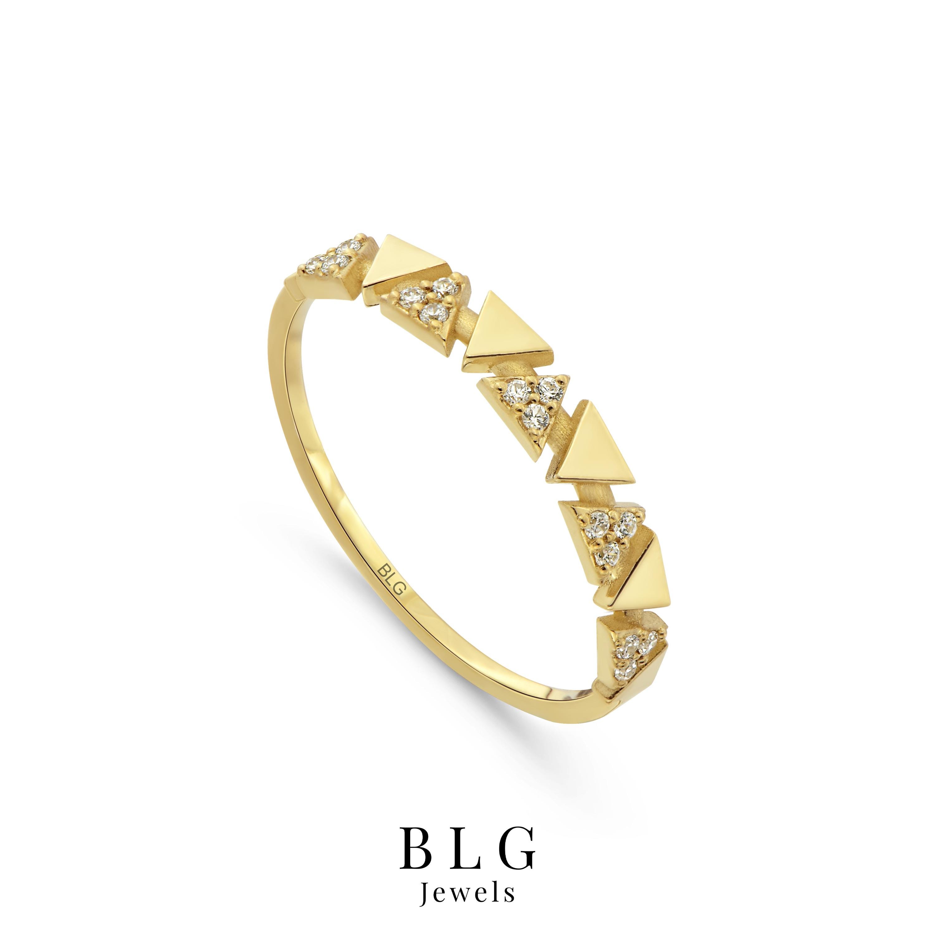 Alternating Triangle Diamond Wedding Ring, Solid Gold Wedding Band ...