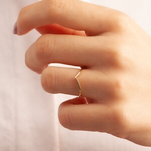 Wishbone Ring 14k Solid Gold, Curved Wedding Band, Plain V Shaped Ring, Chevron Ring for Women ...