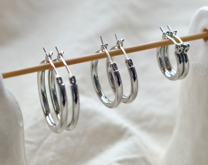 Embroidery Hoop Stand, Beechwood Embroidery Hoop Display, Wooden Hoop ...