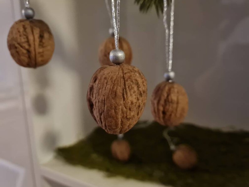 Whole Walnuts With Silver Thread String Christmas Tree Christmas ...