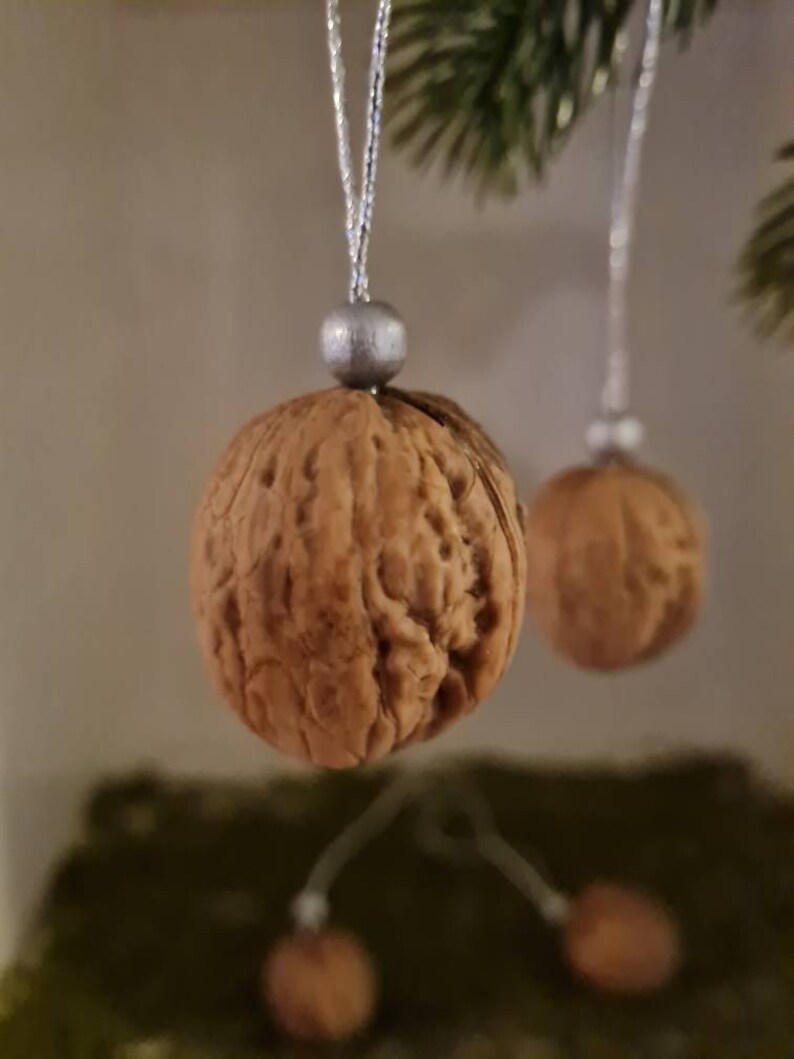 Whole Walnuts With Silver Thread String Christmas Tree Christmas ...