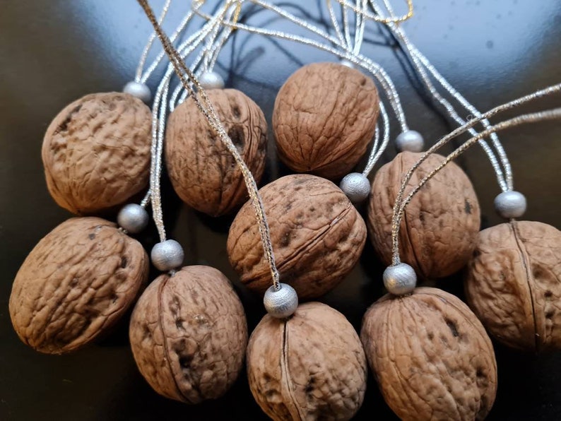 Whole Walnuts With Silver Thread String Christmas Tree Christmas ...