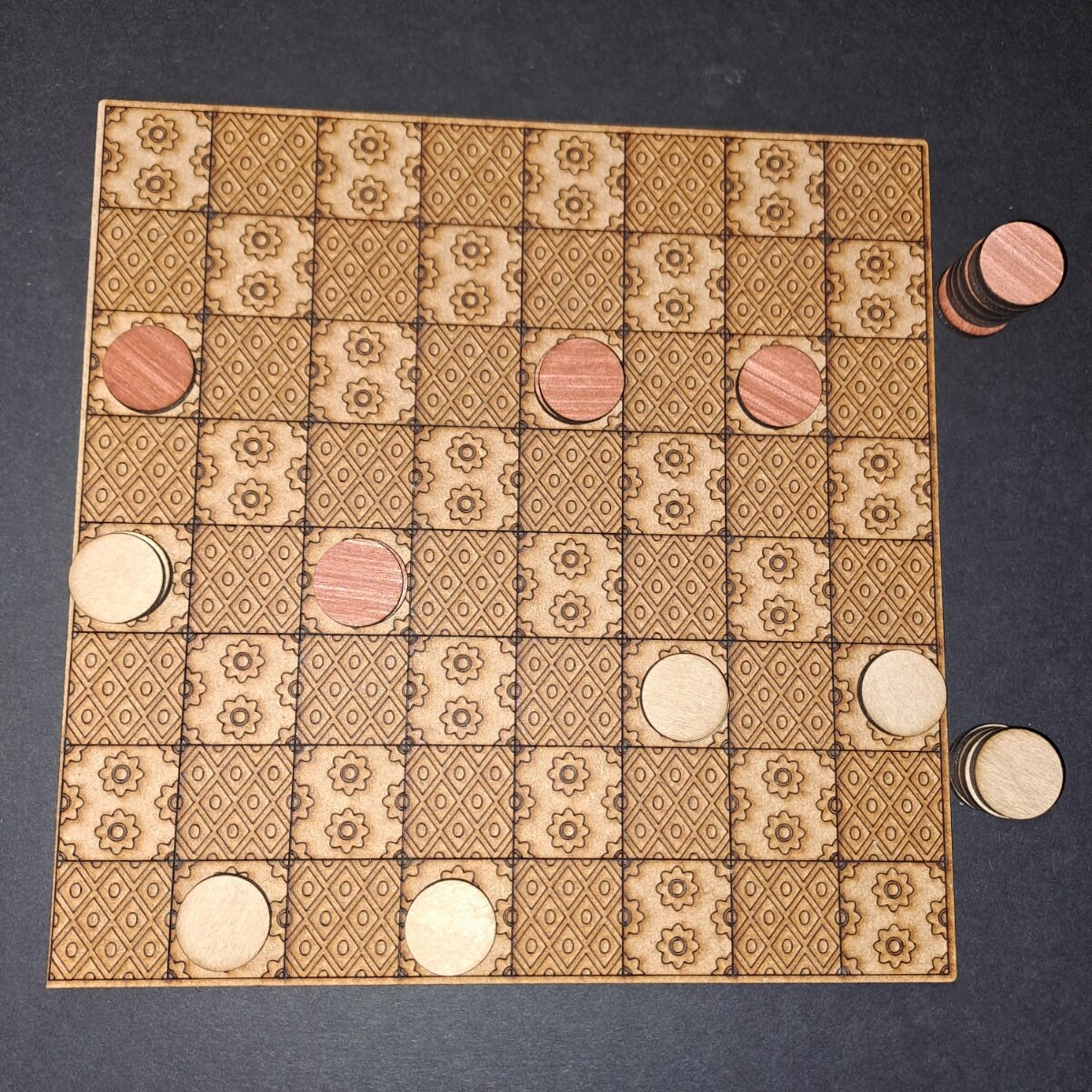Wooden Draughts Board and Counters - Checkers Board is 20cm by 20cm by ...