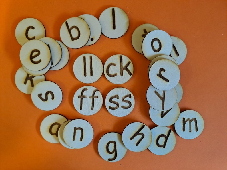Great Phonics Resources Spelling Helper Frame , 30mm Tiles Alphabet ...