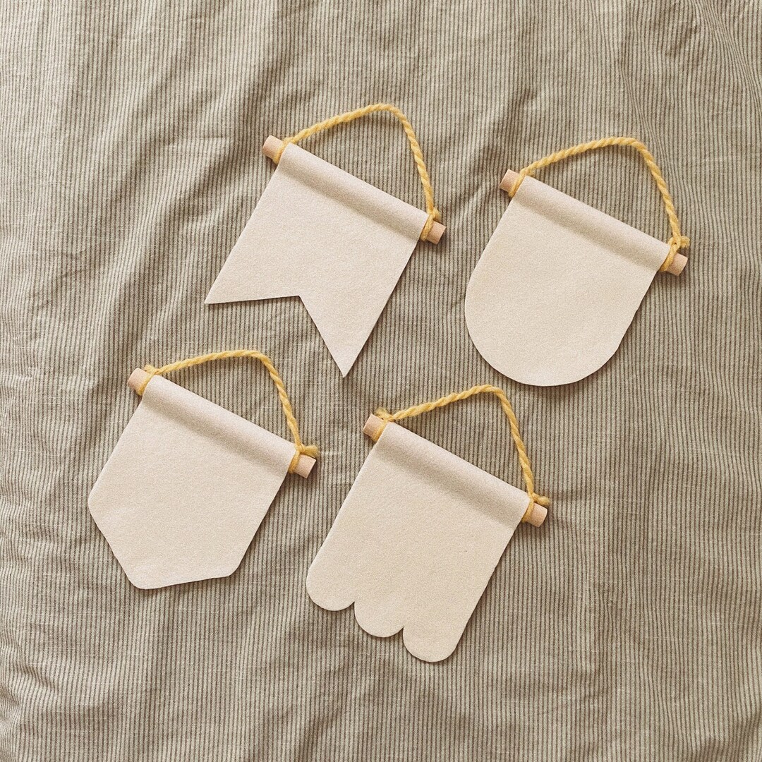 Mini Pin Banner Pin Display Badge Collection Display Pennant Enamel Pin ...