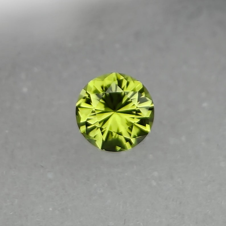 Precision Cut 0.90ct Natural Peridot, 6 MM Round Cut Peridot, Mint ...