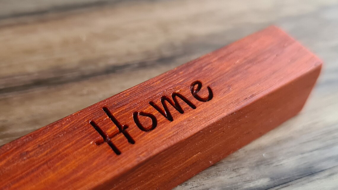 Gepersonaliseerd Houten Sleutelhanger Met Inscriptie, Diverse ...