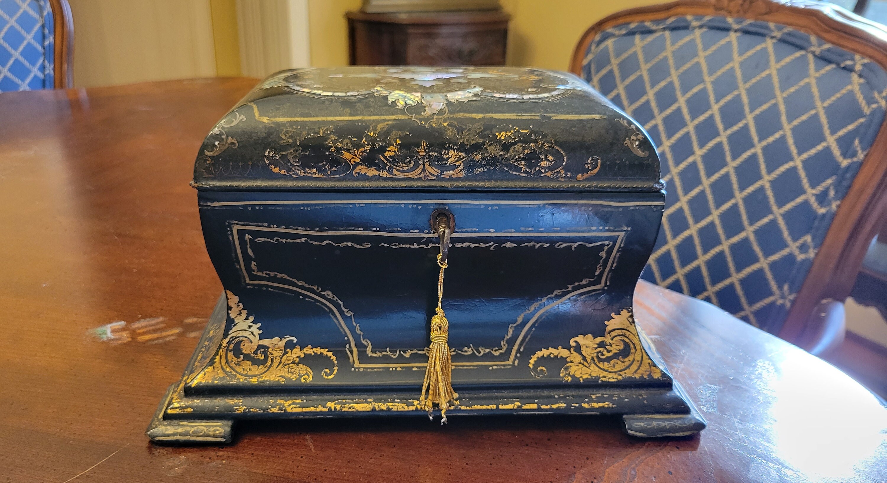 Victorian Black Lacquer Tea Caddy/box With Mother of Pearl and Gold ...