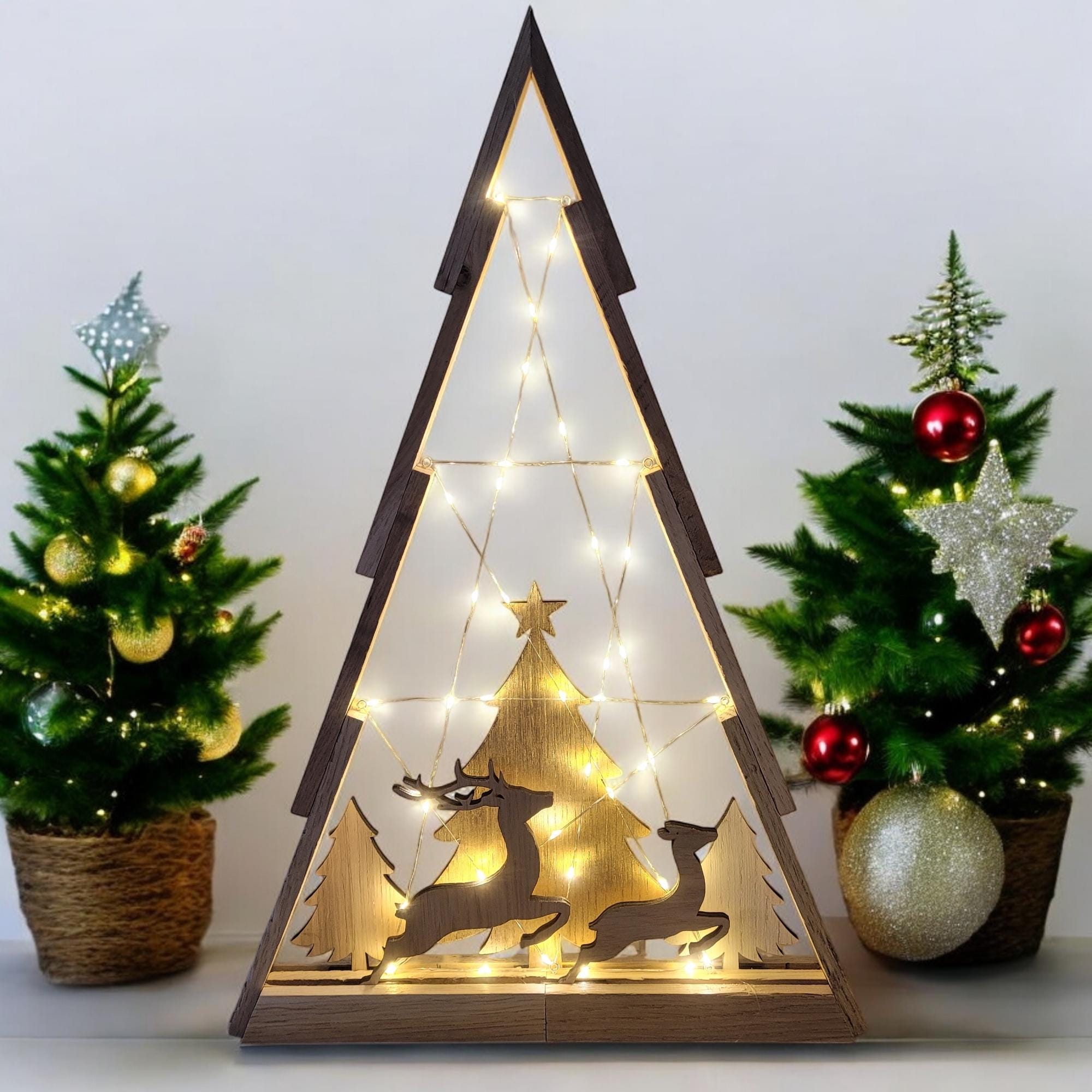 Tannenbaum Holz mit Weinachtsdekor - Etsy.de