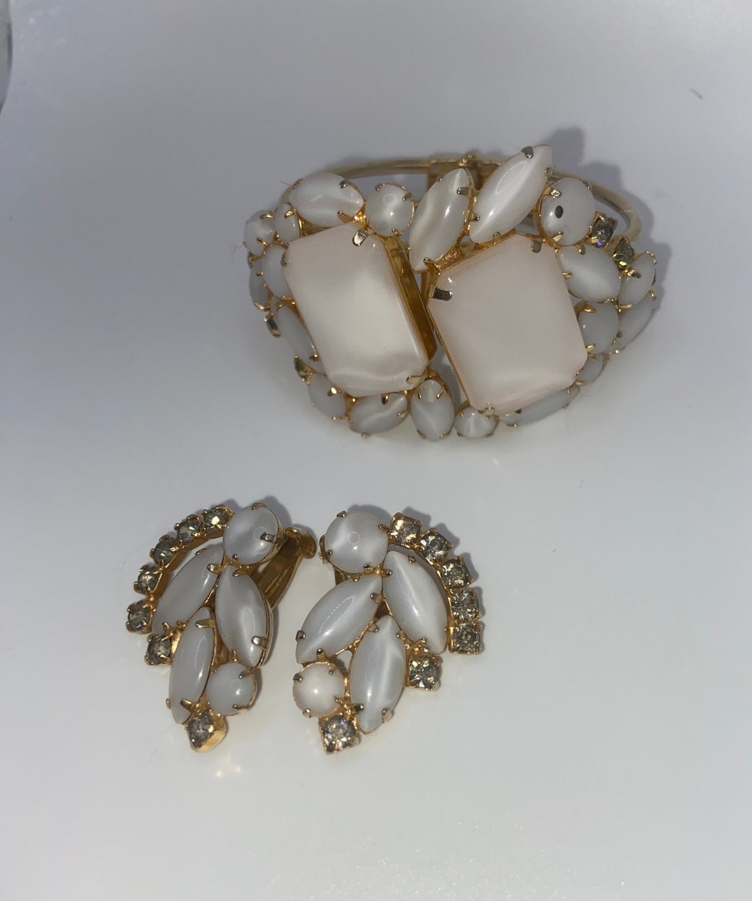 Rare Vintage 1960s Elizabeth Morrey Milk Glass Bracelet & Clip-on ...