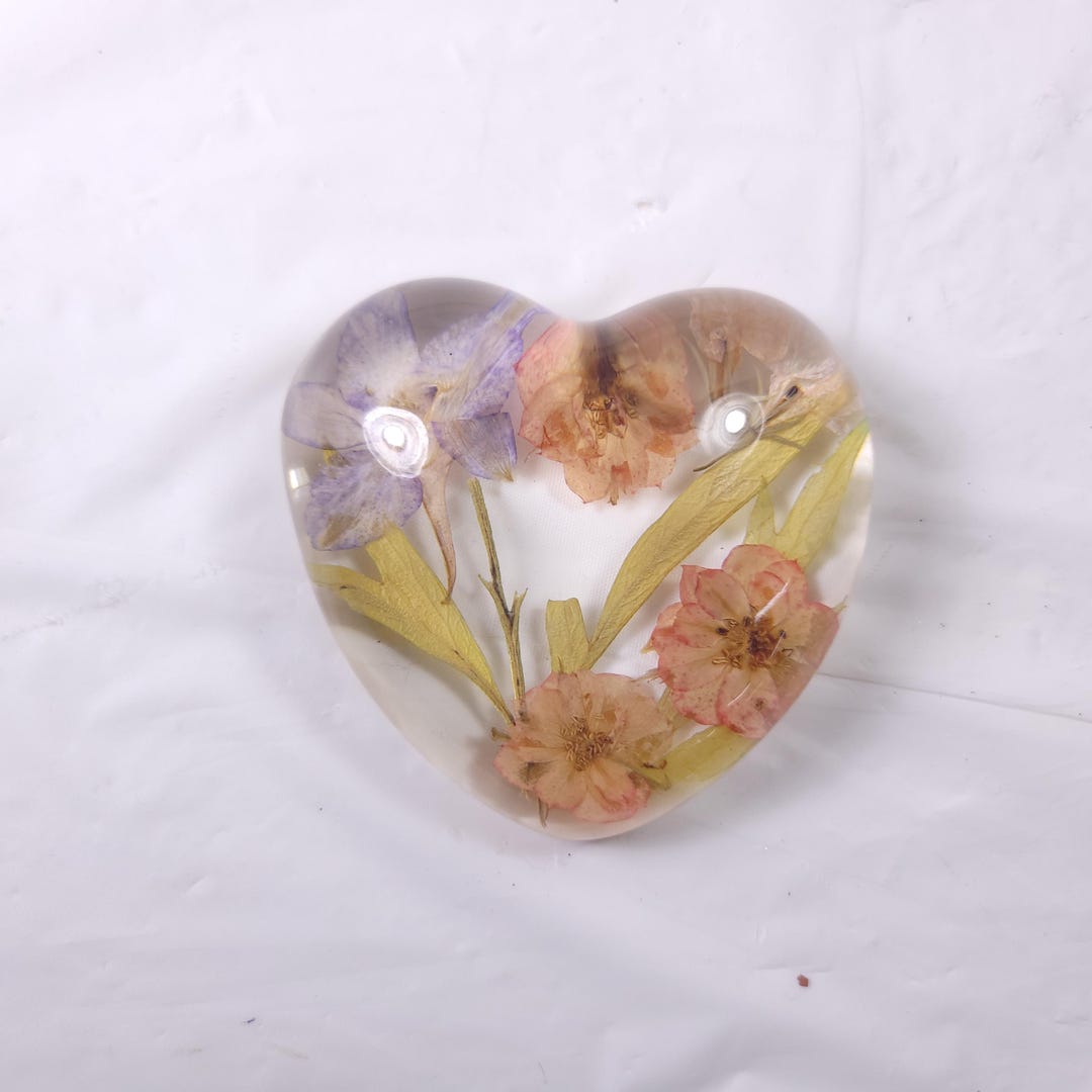 Vintage Resin Lucite Heart Shaped Paper Weight With Dried Flower ...
