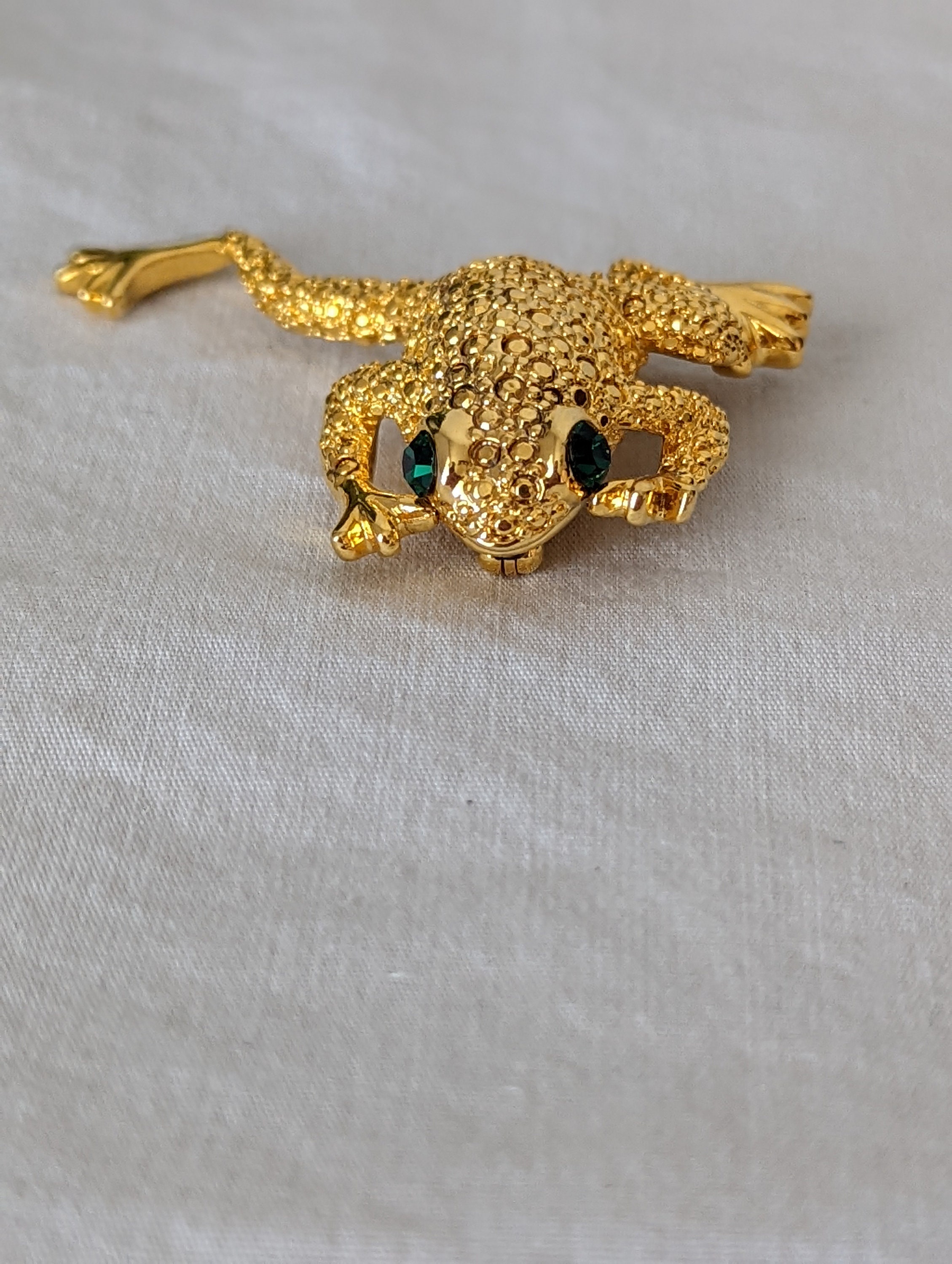 Vintage Napier Gold Toned Textured Frog Brooch Pin With Green ...