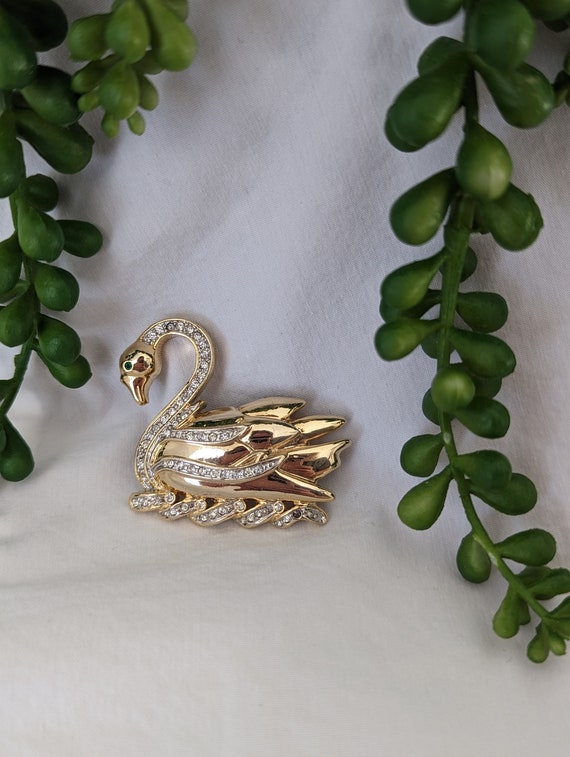 Swan pin brooch gold - Gem
