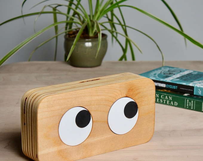 Googly Eye Clock - the Eyes Tell the Time! - Desk or Wall Clock ...