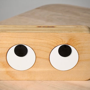Googly Eye Clock - the Eyes Tell the Time! - Desk or Wall Clock ...