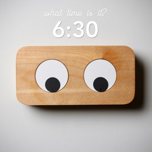 Googly Eye Clock - the Eyes Tell the Time! - Desk or Wall Clock ...