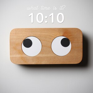 Googly Eye Clock - the Eyes Tell the Time! - Desk or Wall Clock ...