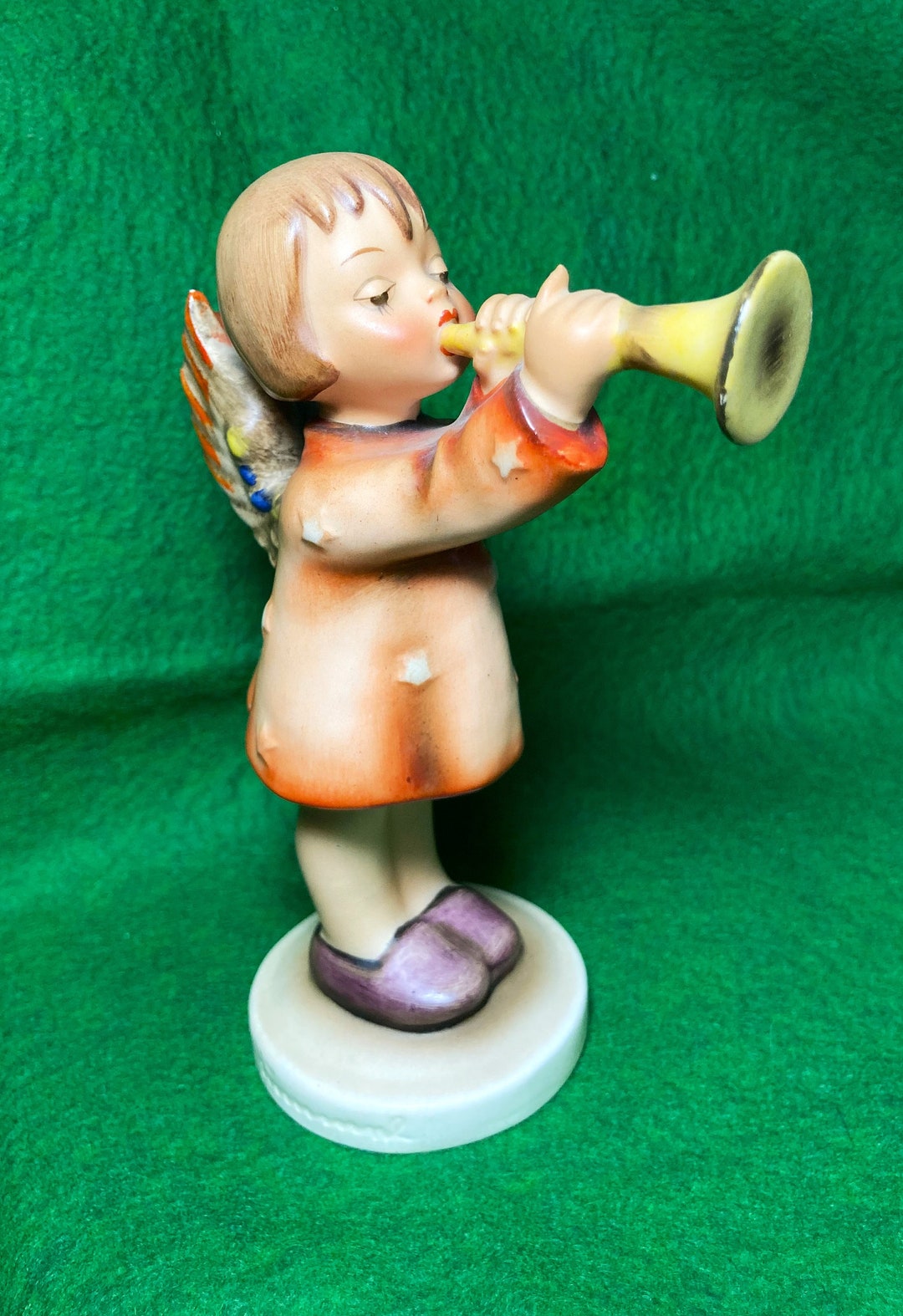 Vintage Goebel Hummel Figurine Angel / Girl Blowing Horn 32/0 full Bee - Etsy