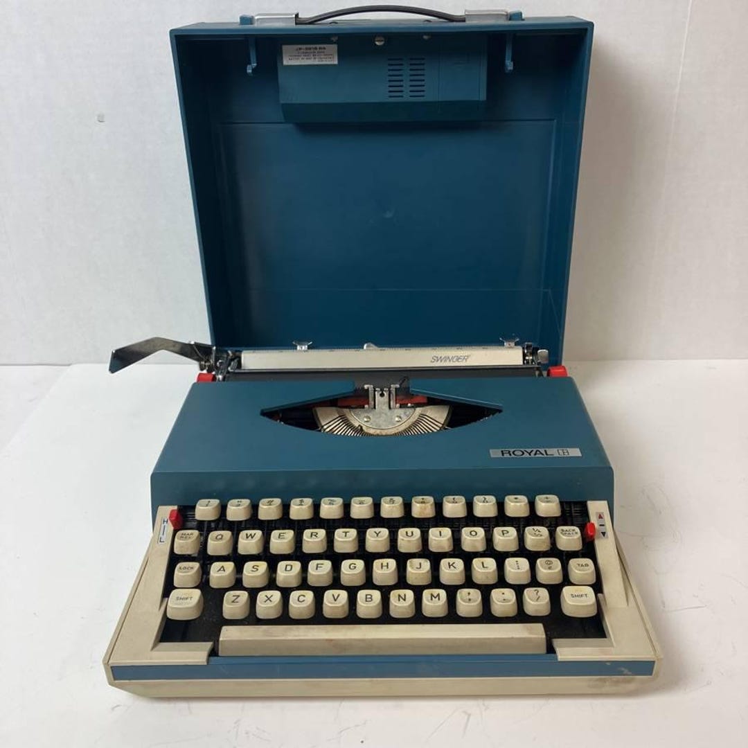 Rare Vintage ROYAL "swinger" Portable Manual Typewriter W/ Battery ...