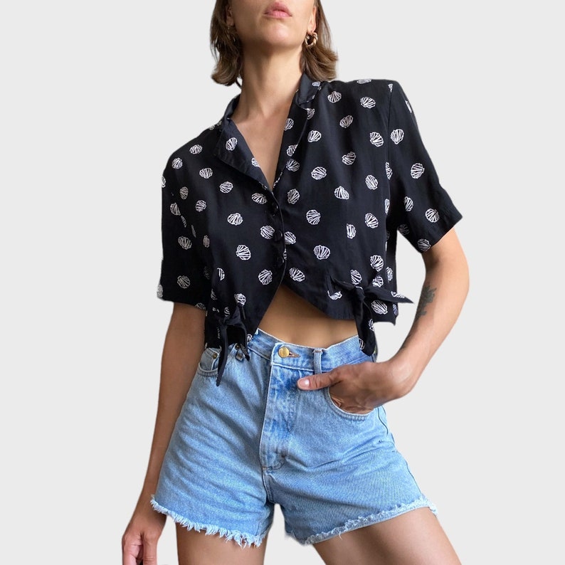 Retro Short Sleeve Black Blouse With Sea Shell Print Size M - Etsy