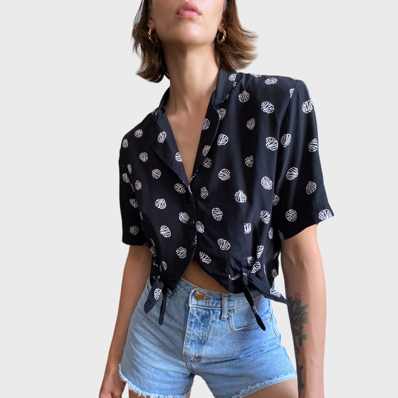 Retro Short Sleeve Black Blouse With Sea Shell Print Size M - Etsy