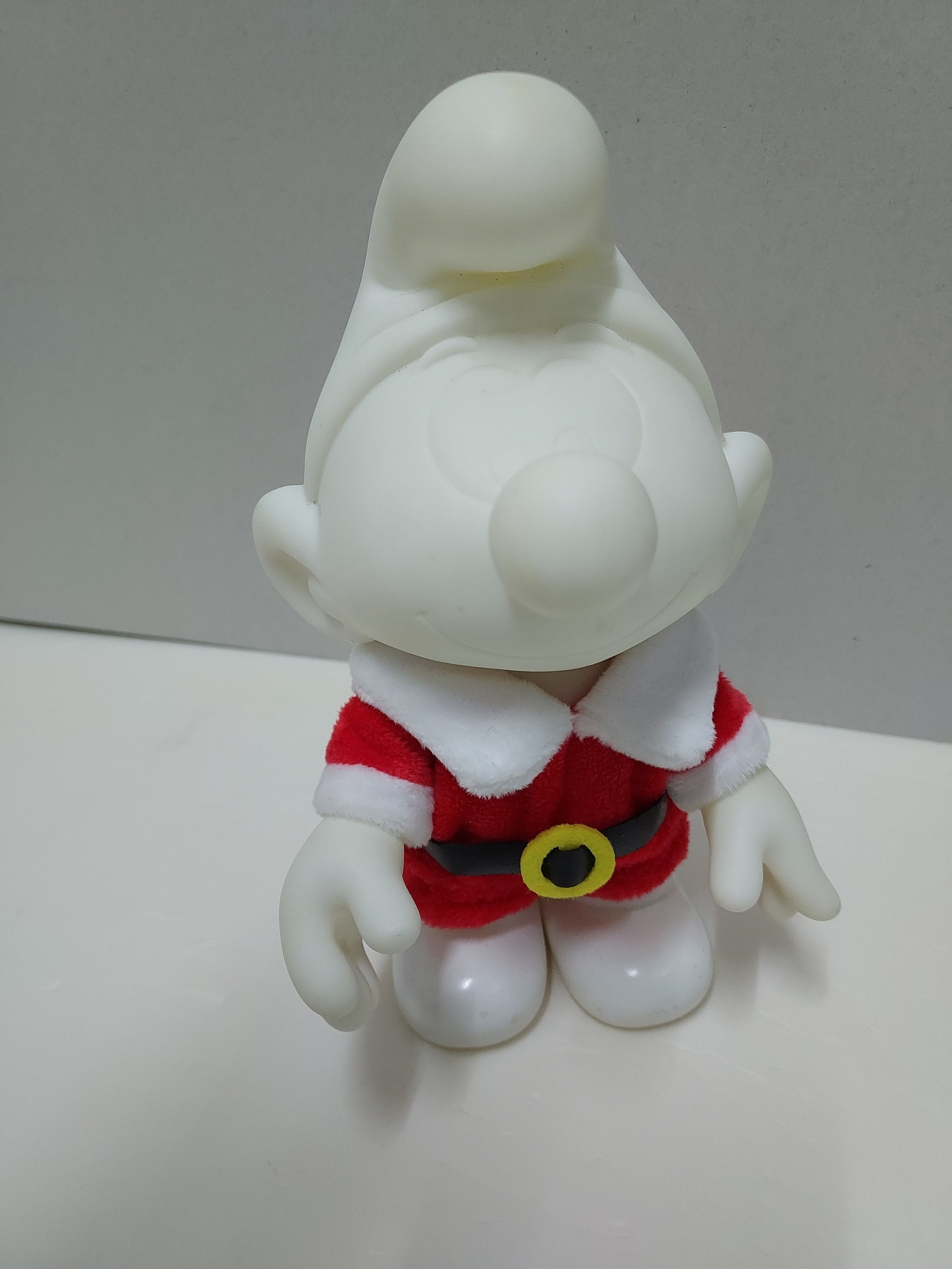 Unicef White Smurf 19cm Global Smurf With Clothes DIY Sliver Black ...