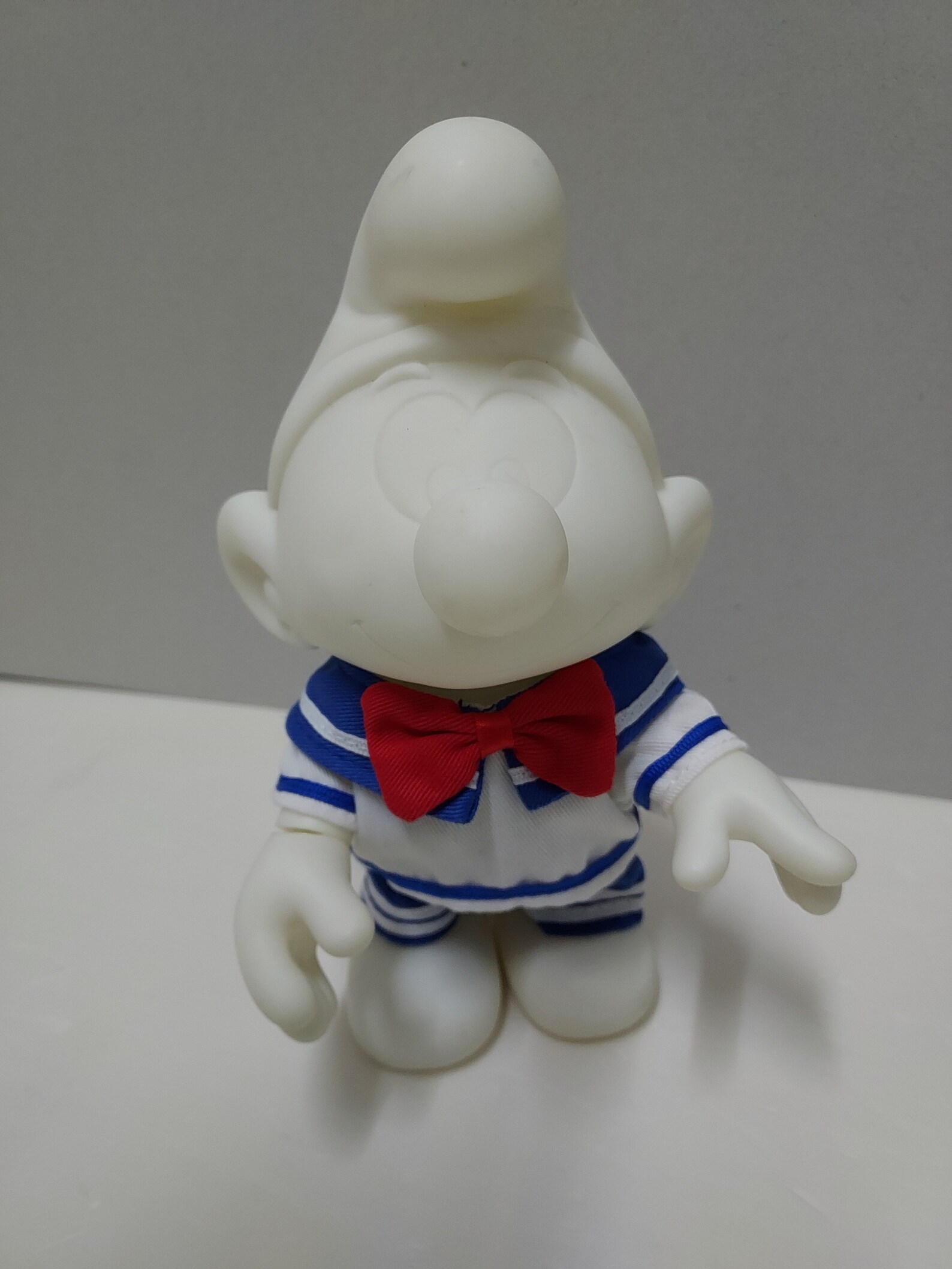 Unicef White Smurf 19cm Global Smurf With Clothes DIY Sliver Black ...