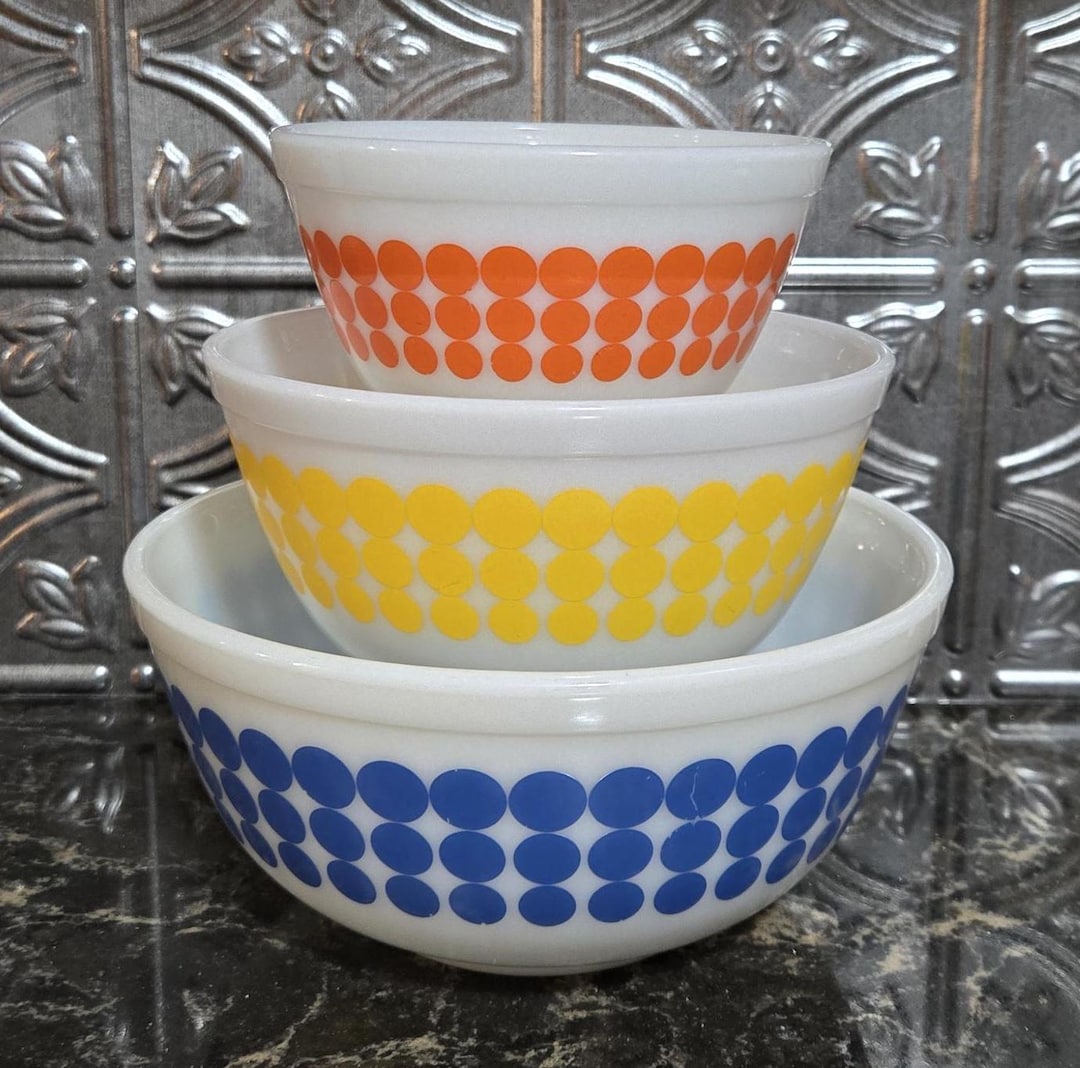 Vintage Pyrex Set of 3 Polka Dot Nesting Bowls - Etsy