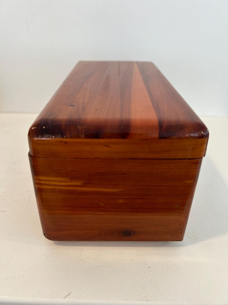 Vintage Miniature Lane Cedar Box, Decorative / Jewelry Box - Taff ...