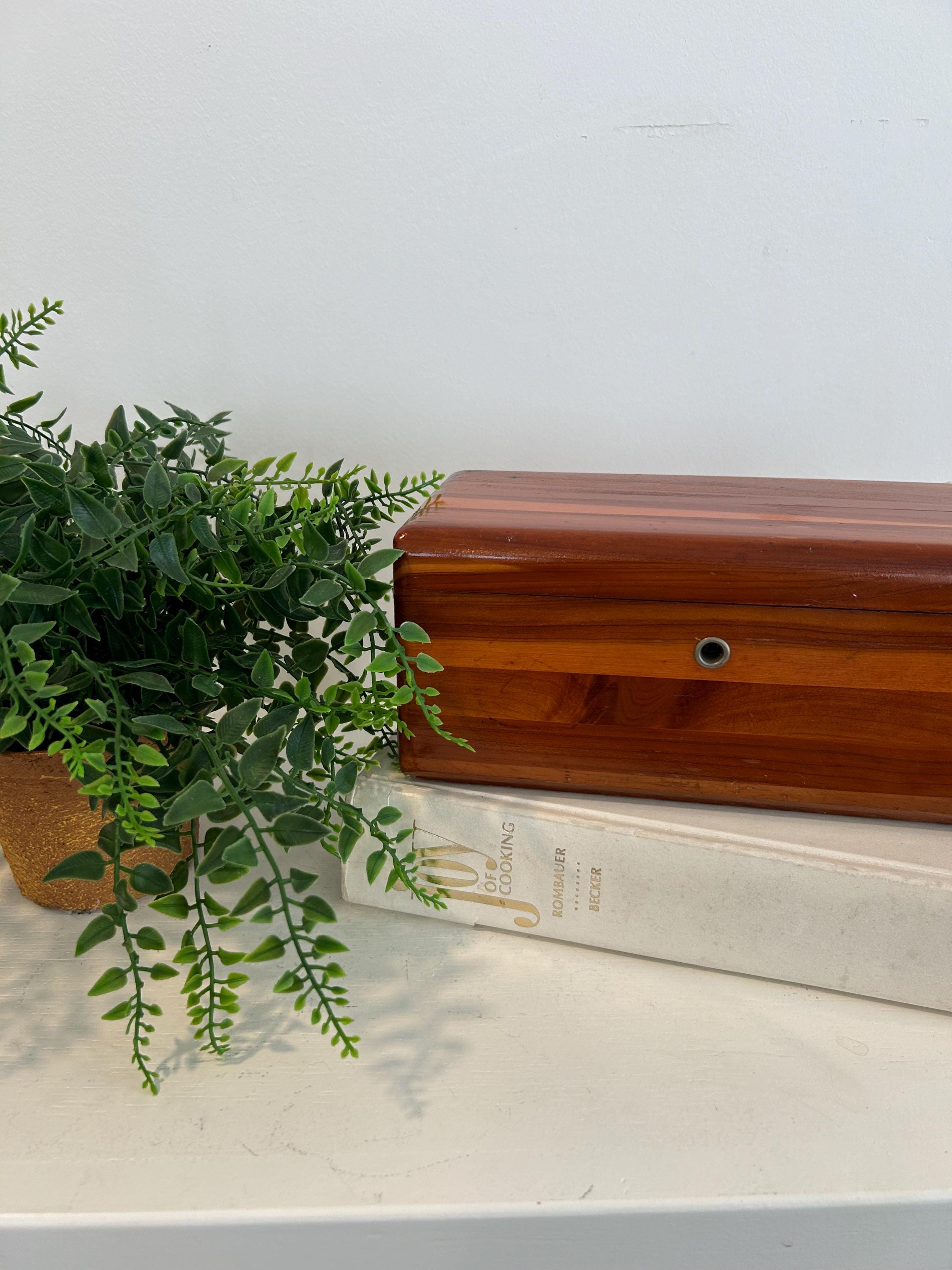 Vintage Miniature Lane Cedar Box, Decorative / Jewelry Box - Taff ...